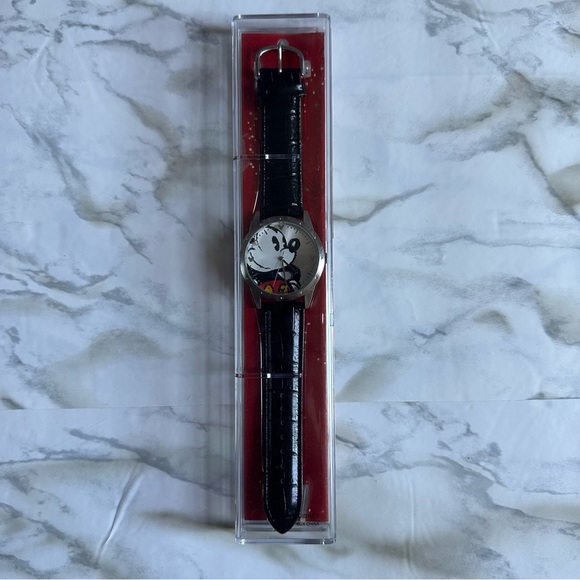 Disney | Accessories | Vintage Disney Mickey Mouse Wrist Watch Nib ...